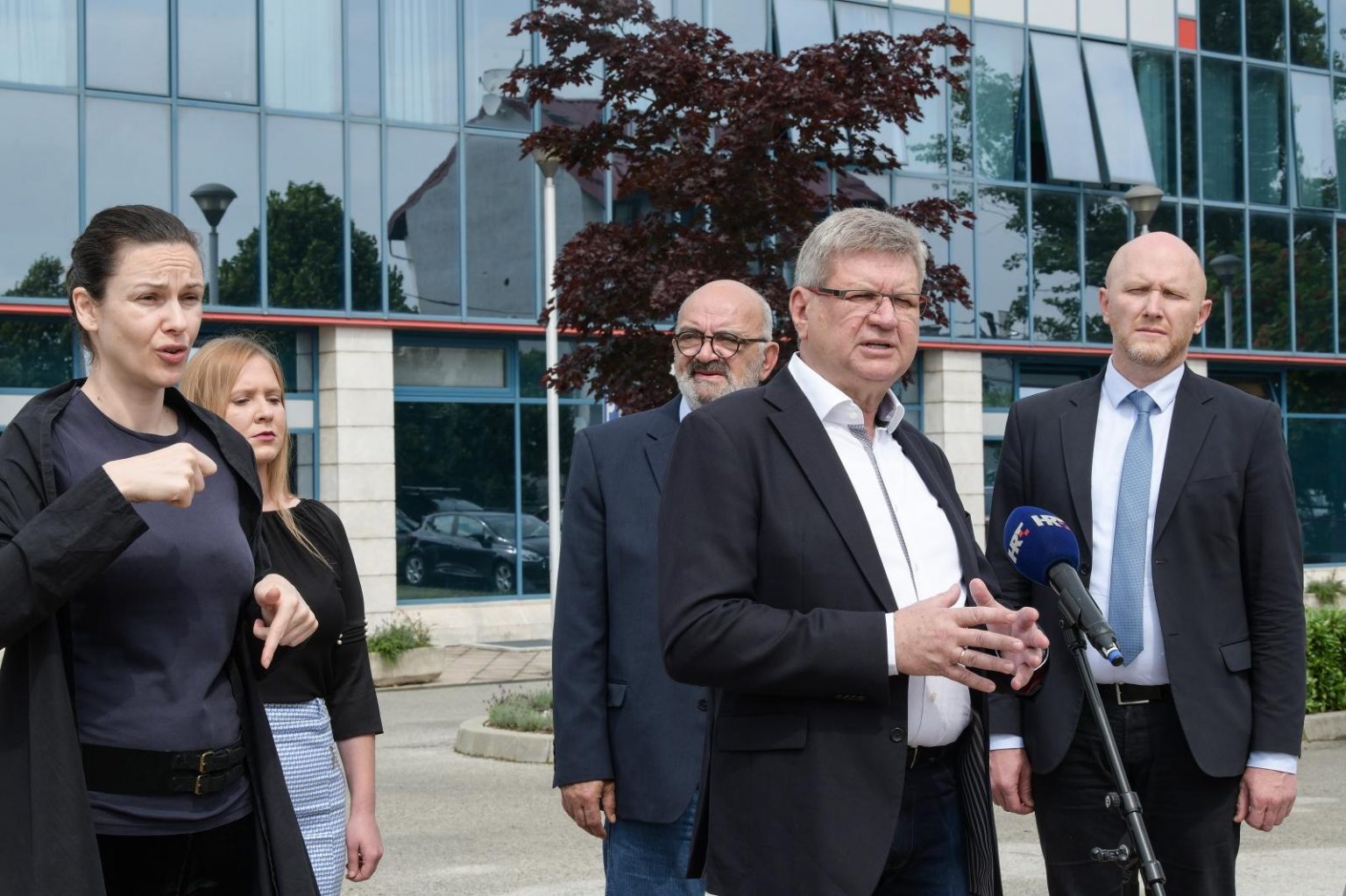 VIDEO: Zbogom ministrice Divjak - Demokrati